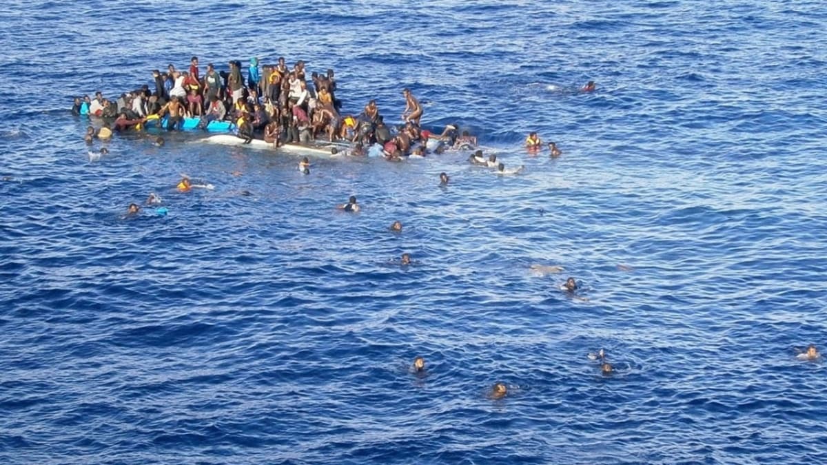 Tunus açıklarında batan göçmen teknesinde ölü sayısı 46'ya yükseldi