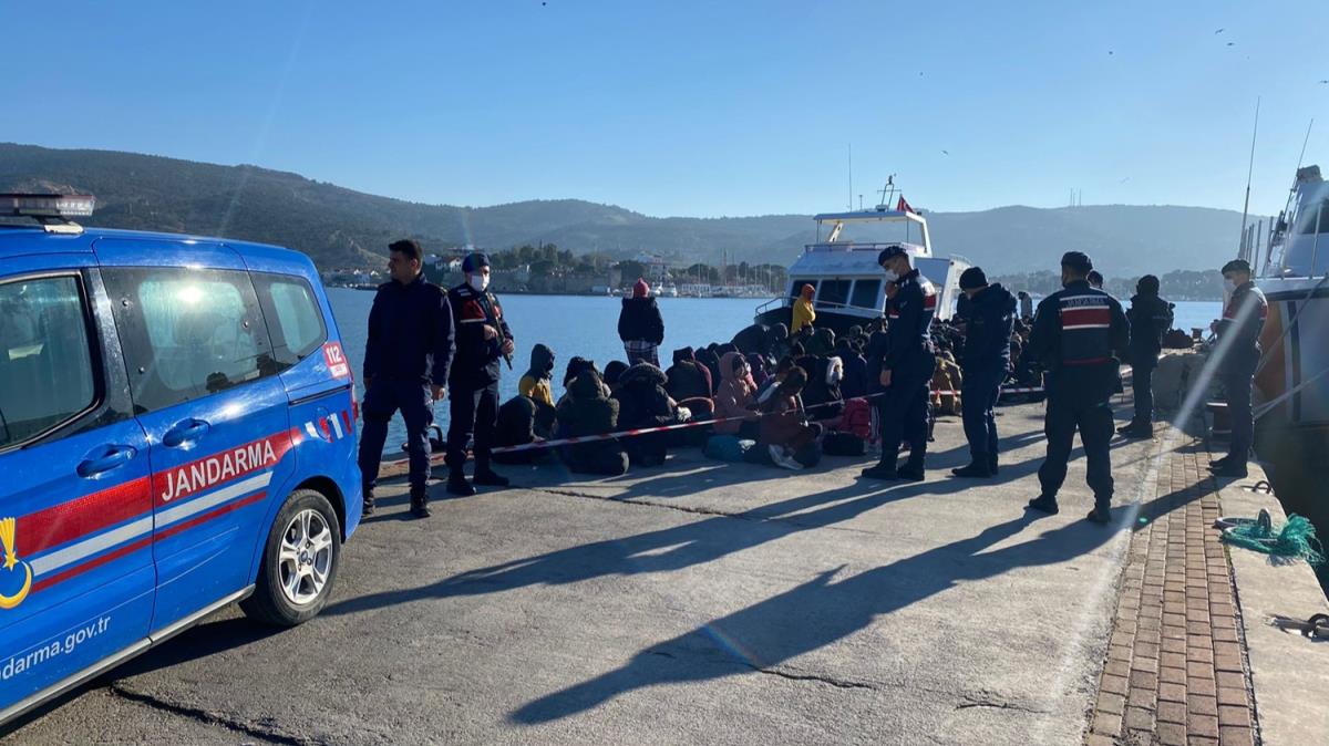 Ege Denizi'nde göçmen kaçakçılarına İHA'lı operasyon