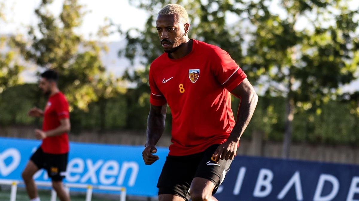 Manuel Fernandes'in yeni takımı resmen açıklandı