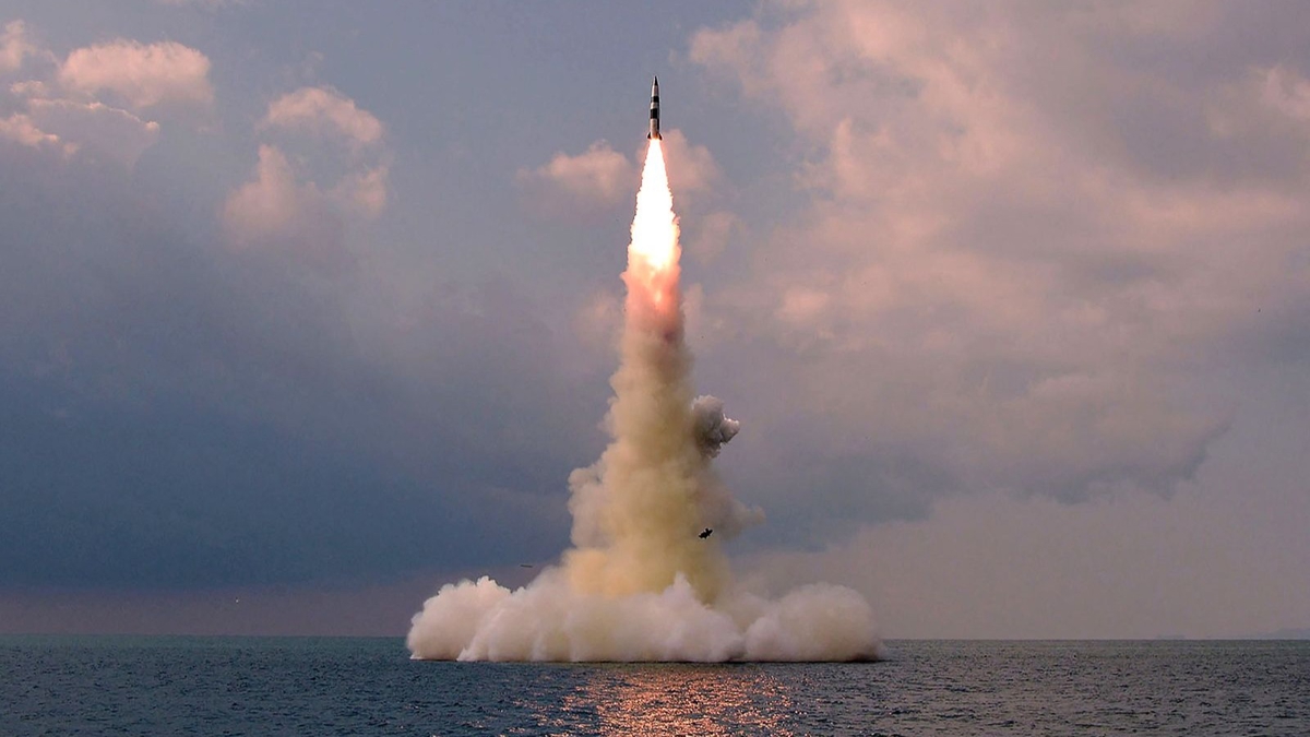 Kuzey Kore 4 füze ateşledi