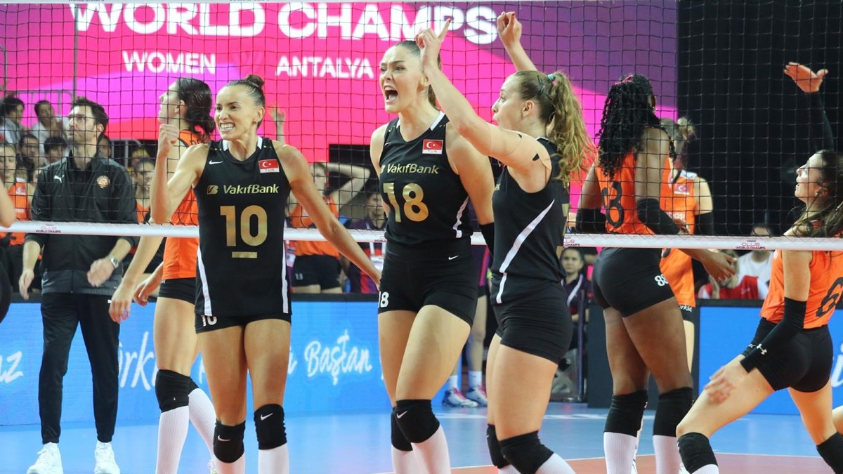 FIVB Kadınlar Kulüpler Dünya Şampiyonası'nda ikinci finalist VakıfBank oldu