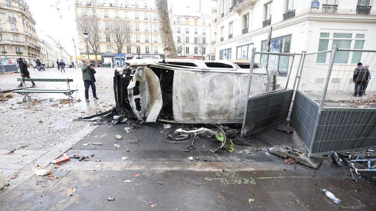 PKK terörü Paris esnafını mağdur etti!