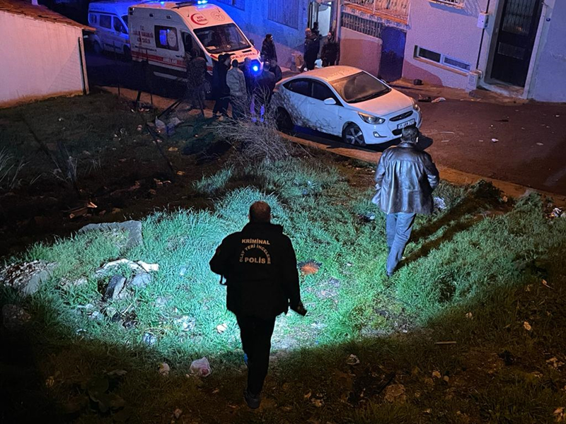 Evde bilgisayarda oyun oynarken feci son: Mermi isabet eden genç ... Evde bilgisayarda oyun oynarken feci son: Mermi isabet eden genç ...