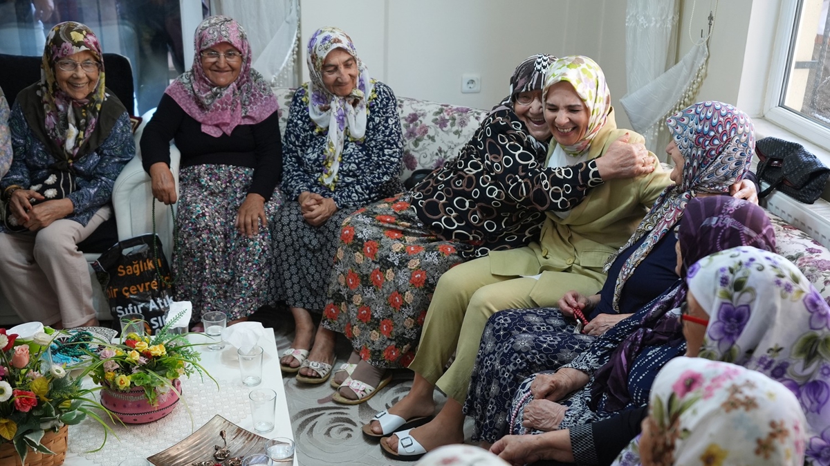Bakan Göktaş, Aymelek Derneğini ziyaret etti